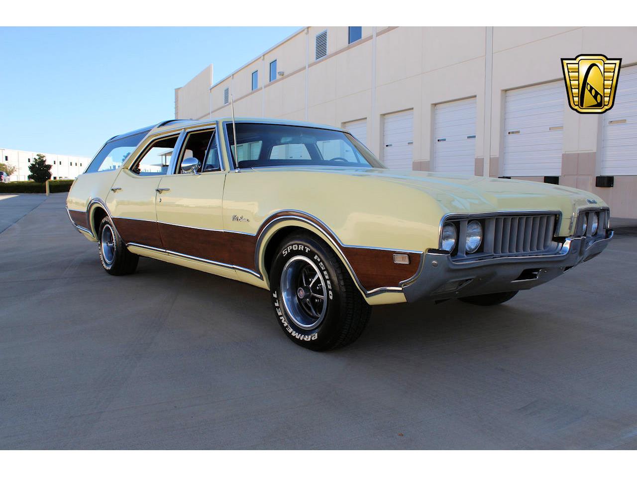 Cool 69 Oldsmobile Vista Cruiser Photos